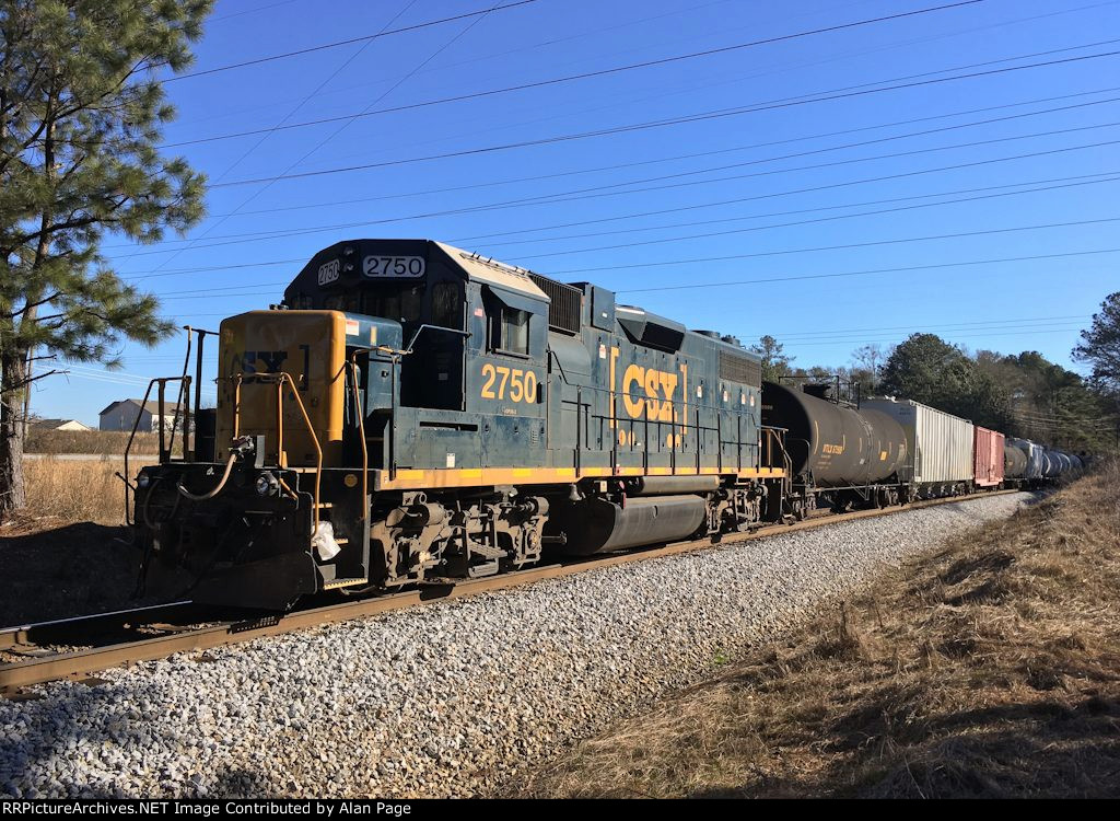 CSX GP38-2 2750 waits for green